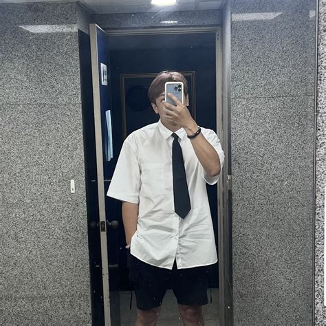 當老天爺一直讓你單身 其實是為了保護你 因為值得適合你的人還沒出現 我信了😂😂 Op紀錄體態 1直到有腹肌為止 2或直到脫單為止🥰🥰