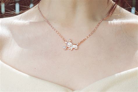 행운 가득 클로버 토끼 목걸이 아이디어스