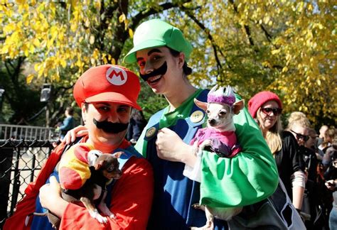 Костюмированный парад собак на Томпкинс сквер