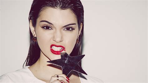 배경 화면 켄달 제너 여자들 모델 갈색 머리의 검은 머리카락 빨간 립스틱 얼굴 간단한 배경 1920x1080 Vfgx 1761917 배경 화면