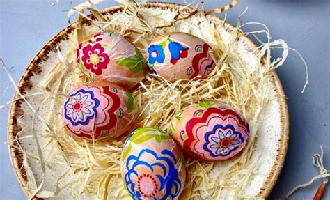 Πως να βάψεις τα αυγά του Πάσχα με απίθανους και εύκολους τρόπους Πέτρος Μαούνατζης