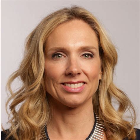 Linkedin Mistakes That Hold Job Seekers Back The Everygirl