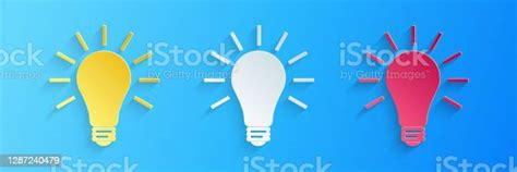 종이는 파란색 배경에 분리 광선 광택 아이콘으로 전구를 잘라 에너지와 아이디어 기호 램프 전기 종이 아트 스타일 벡터 3차원 형태에 대한 스톡 벡터 아트 및 기타 이미지