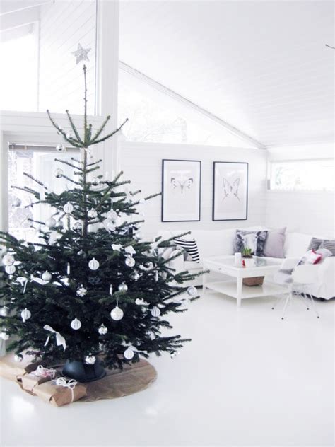 22 Minimalist And Modern Christmas Tree Décor Ideas Digsdigs