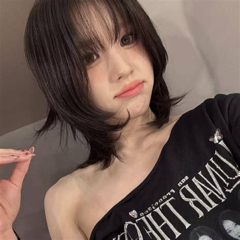 Heejin Loona Icon Pfp In 2025 Kpop Girls Girl Short Hair Styles