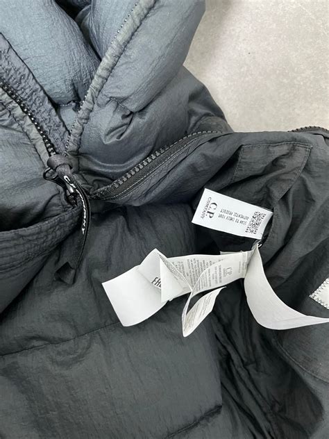 Cp컴퍼니 경량패딩 48사이즈 급처 후루츠패밀리