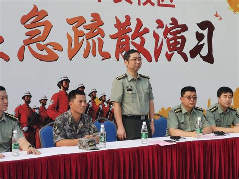 华东理工大学举行2019级本科新生消防应急疏散演习