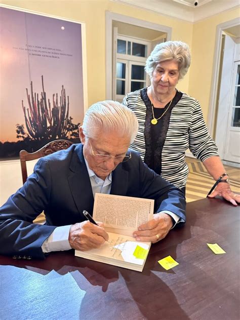 Haroldo Pinheiro Borges Lota O Salão Superior Da Pinacoteca No