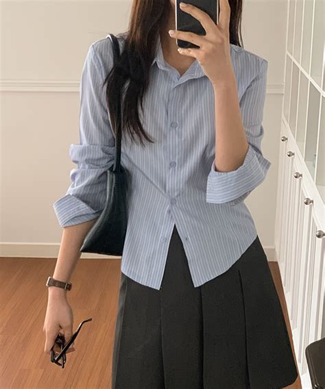 리얼코코 [단독] [봄신상🌸 슬림핏 누적3만장 Made] 로셀 라인 셔츠 7 Color 하객룩 레이어드 출근룩 긴팔 롱슬리브 크롭 봄옷 오피스룩 상의