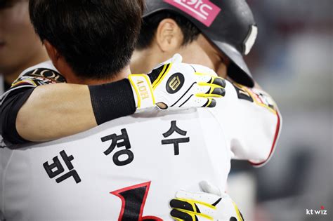 롯데→kt 복덩이 이적생 원조는 이 선수 오윤석이 말하는 트레이드 효과 그리고 포스트 박경수 [is 인터뷰]