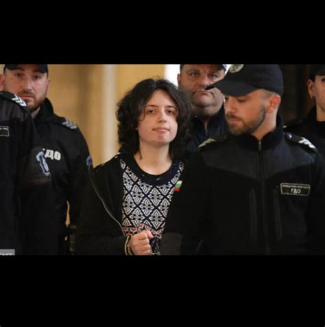 Надежда която наръга трима души в центъра на София с първи думи пред съда Ако бъда пусната