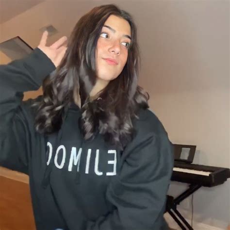 Pin Von Auf Charli D Amelio