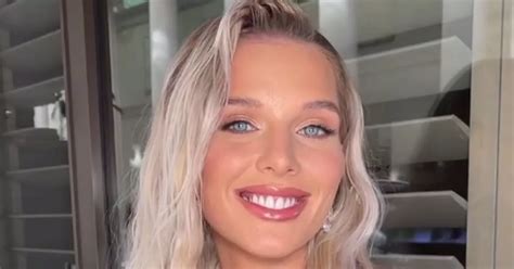Corries Helen Flanagan Shows Jaw Dropping Figure As She Slips Into