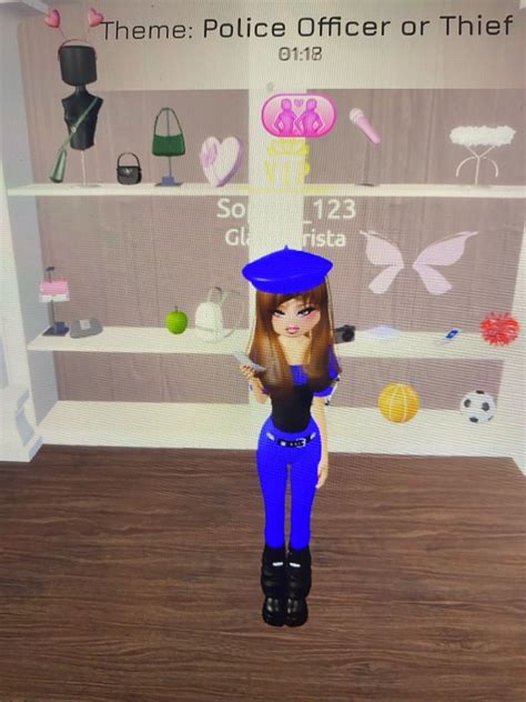 💋 Roblox Dti Theme Police Officer This Is A Thief Police Woman