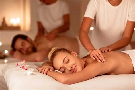 The Power Of Couples Massage For Emotional Bonding