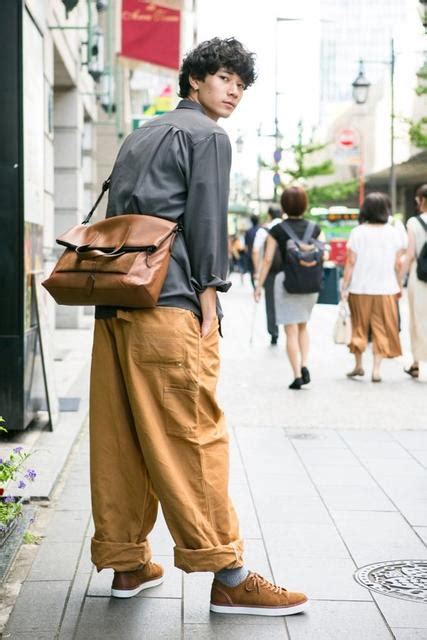 拍照該比什麼pose？5個型男必學「街拍姿勢」，輕鬆拍出男神感！ Manfashion這樣變型男