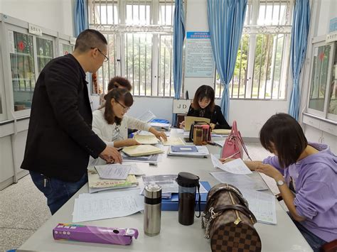 崇州市羊马镇小学 新城 大山谷图库