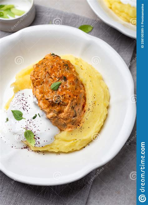 Lazy Cabbage Rolls With Mashed Potatoes And Sour Cream Stock Image Image Of Cabbage Dinner