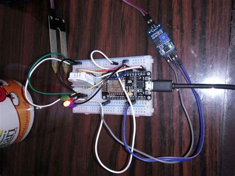 Simple Plants Monitoring System