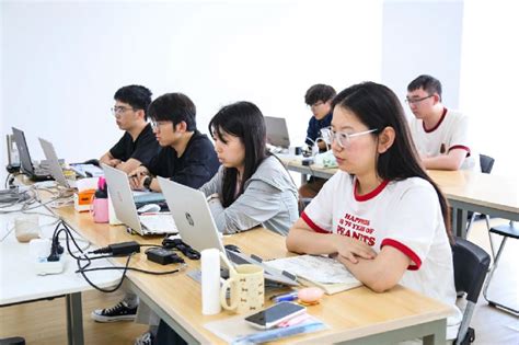 【八维职业学校官网】八维职业学校上海校区云计算专业8月份毕业班级喜报新鲜出炉