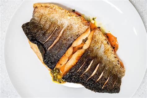 오렌지주스 소스 만들어 고급스러운 연어스테이크 만들기 오렌지주스 소스 만들어 고급스러운 연어스테이크 만들기