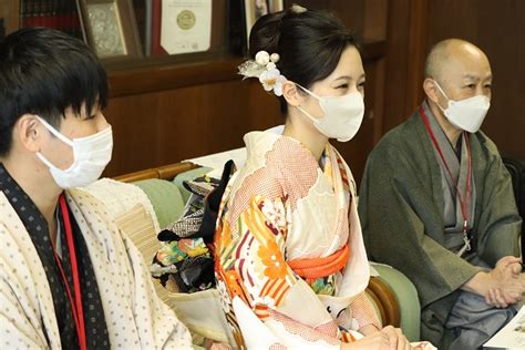 2022京都ミスきものが学長を表敬訪問新着情報京都外国語大学京都外国語短期大学