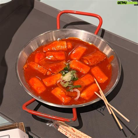 Aimyon Wiki Biography Age Gallery Spouse And More