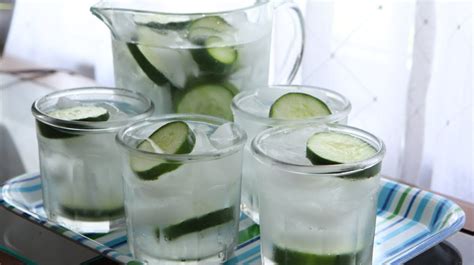 უკვე რამდენიმე წელია წყალს კიტრთან ერთად მივირთმევ და ეს საუკეთესო პრაქტიკაა ჩემს ცხოვრებაში