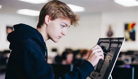 The Technology In The Classroom Debate Omnes