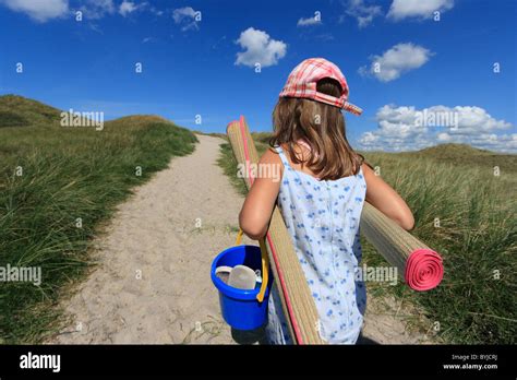 Strand Deutschland Spaziergang Sonne Fotos Und Bildmaterial In Hoher