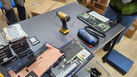 역삼동 폐컴퓨터 매입 중고 서버수거 노트북 폐기 수거와 하드디스크 천공 정팩코리아 Jfk