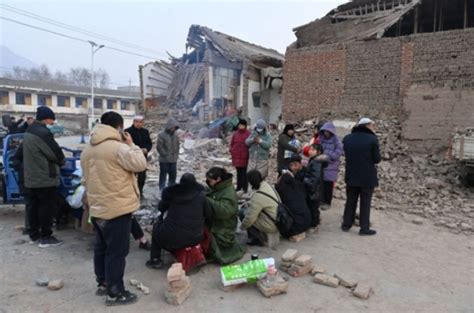 중국 간쑤성 지진 사망자 118명으로 확대 10년만에 최악 며칠 내 5 0 이상 여진 발생가능