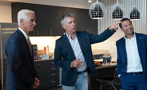 Congressman Charlie Crist Stopped On The Grid Power Design
