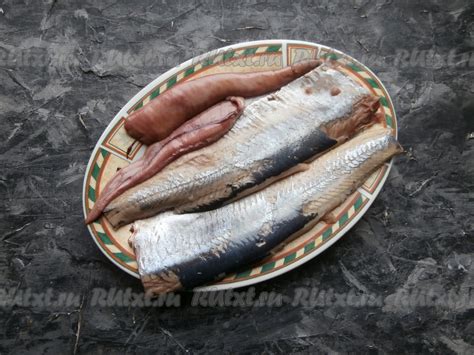 Как вкусно посолить селёдку кусочками с луком в масле в домашних условиях 12 фото в рецепте