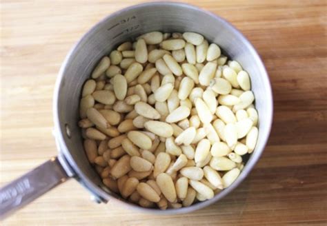 Кедровые орехи при беременности польза и вред на ранних и поздних сроках