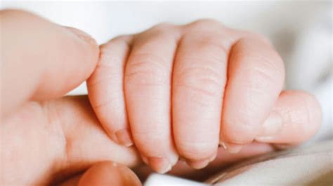 Žena In Dětská Pokožka Je O Polovinu Tenčí Než Dospělá A Dozrává Do 6