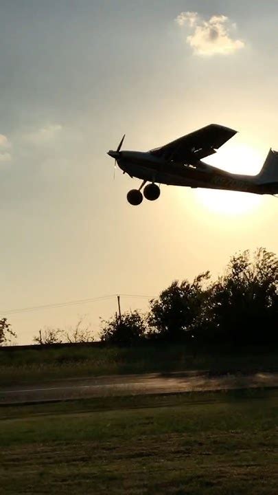 High Performance Taildragger Practicing Touch And Go Youtube