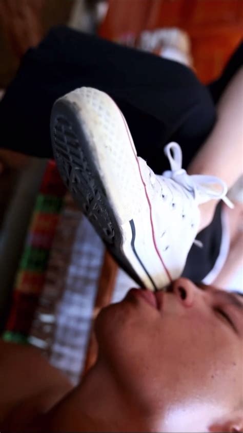 Asian Girl Gets Her Converse Licked Thisvid Com