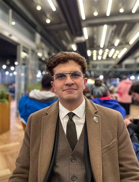 Babak Yousefi Medium