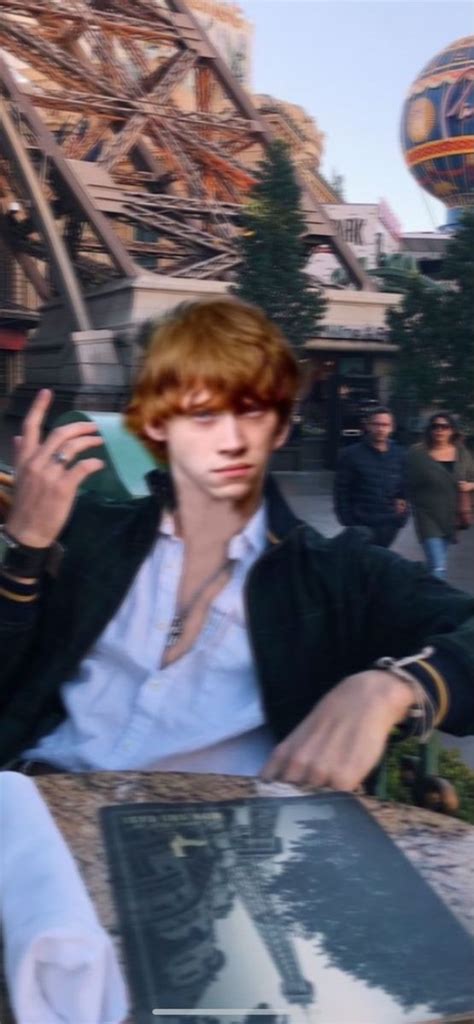 Ron Weasley Modern Edit Ron Weasley Harry Potter Harry Potter Scene