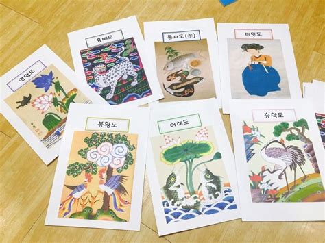 우리나라 주제 민화를 이용하여 할 수 있는 활동들이 많아요 그중에 이번에도 액자 만들기를 들고 왔네요 중학교 미술