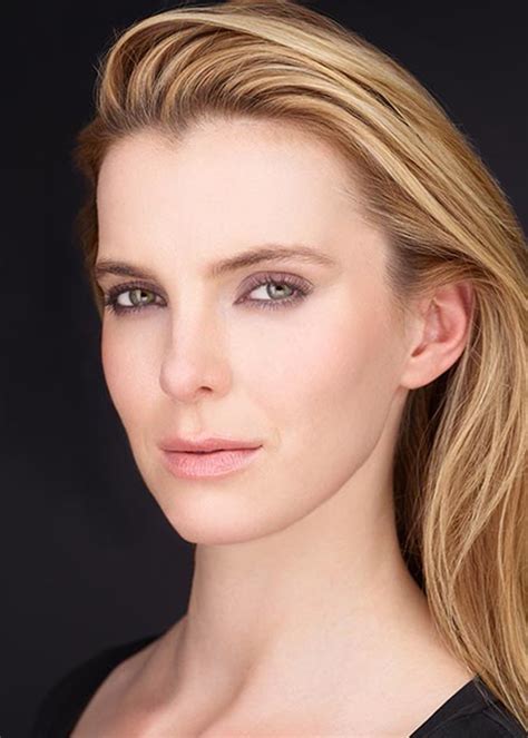 Betty Gilpin