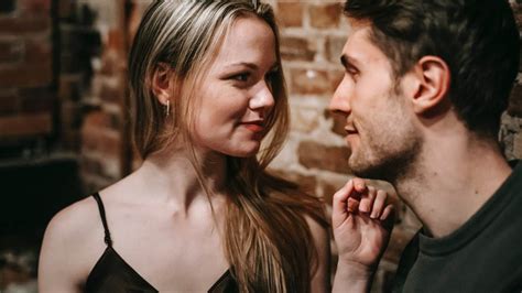 Should I Get Married Questions To Ask Yourself Before Getting Engaged YourTango