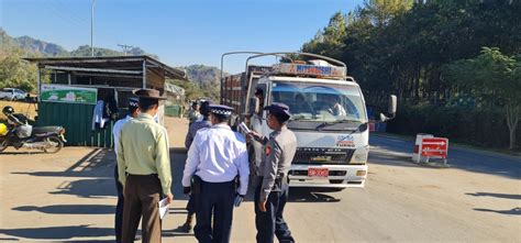 ပအိုဝ်းကိုယ်ပိုင်အုပ်ချုပ်ခွင့်ရဒေသ ဟိုပုံးမြို့နယ်တွင် မော်တော်ယာဉ်မောင်းနှင်သူနှင့် လိုက်ပ