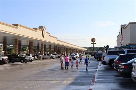 Sevierville Tn Buc Ees Opening Date Directions