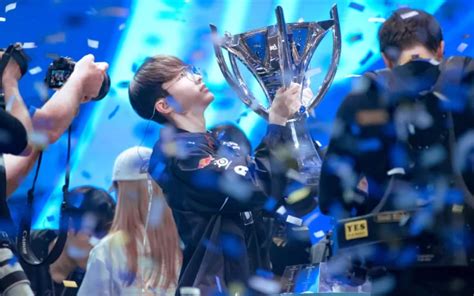 Hd Wallpaper Of T1s League Of Legends Team At Worlds 2024 2048x1366