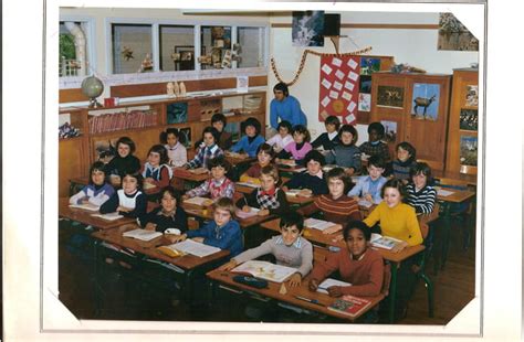 Photo De Classe Cm2 De 1978 Ecole Roger Ferdinand Copains Davant