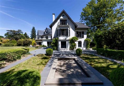 Découvrez La Maison De Johnny Hallyday Située à Marnes La Coquette