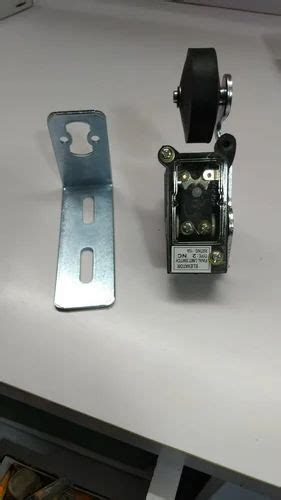 10 A Elevator Final Bracket Limit Switch 110 V At ₹ 190piece In Mumbai Id 17113352812