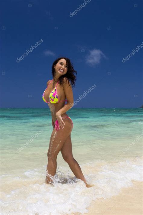 Beautiful Italian Women In Bikinis